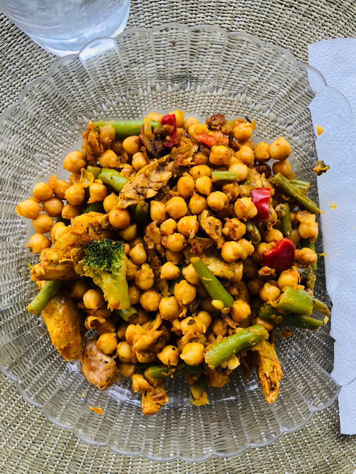 Garbanzos salteados con verduras súper fácil - Unión Vegetariana ...